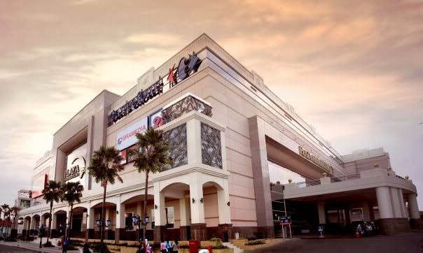 Jakarta Shopping: Plaza Ambarrukmo