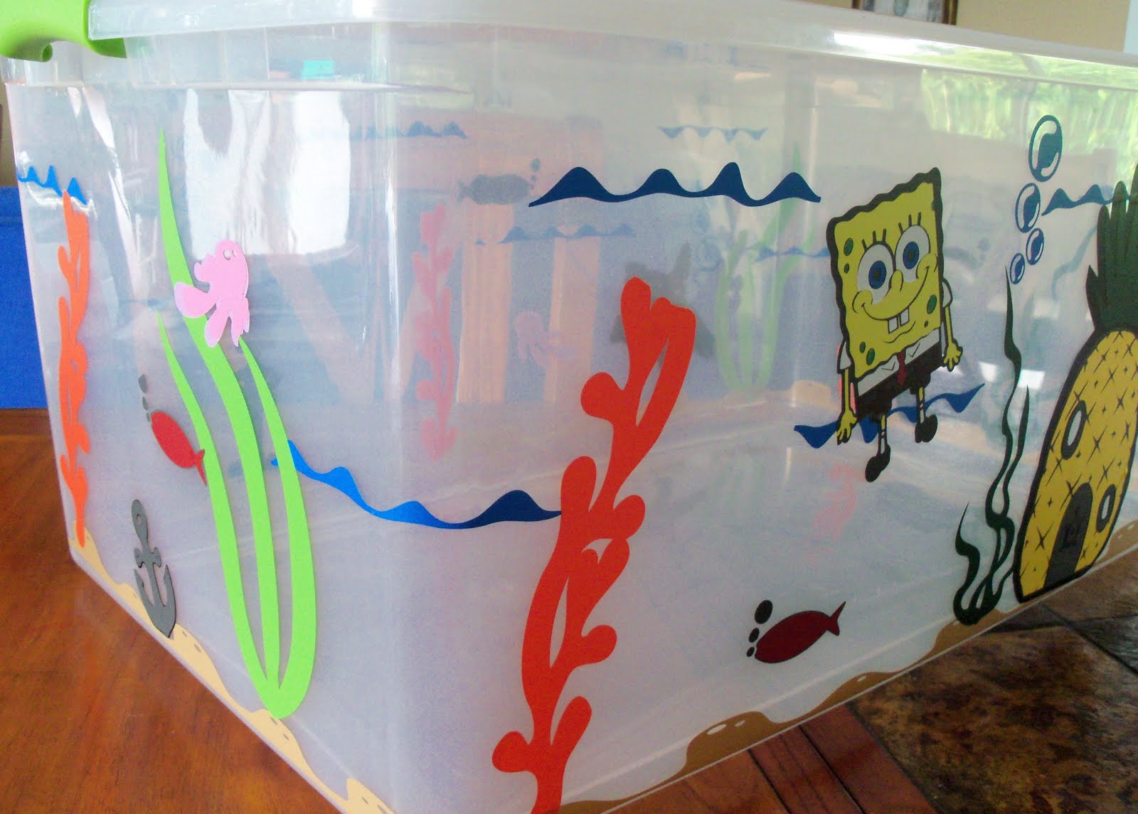 crafty dreams (so~nando manualidades): Sponge Bob Clear Plastic Toy Box ...