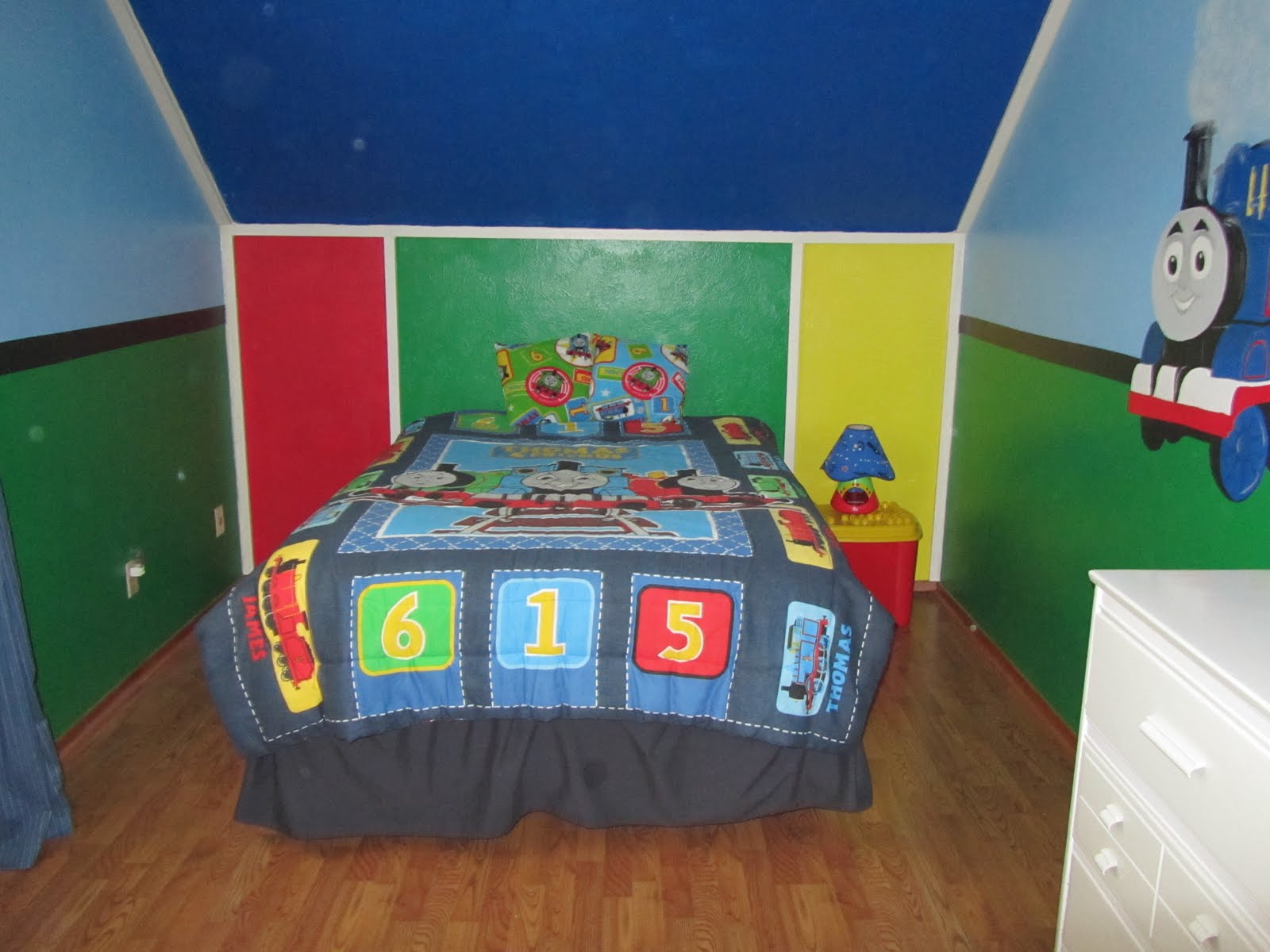 Put-It-There Creations: Thomas The Train Theme Room