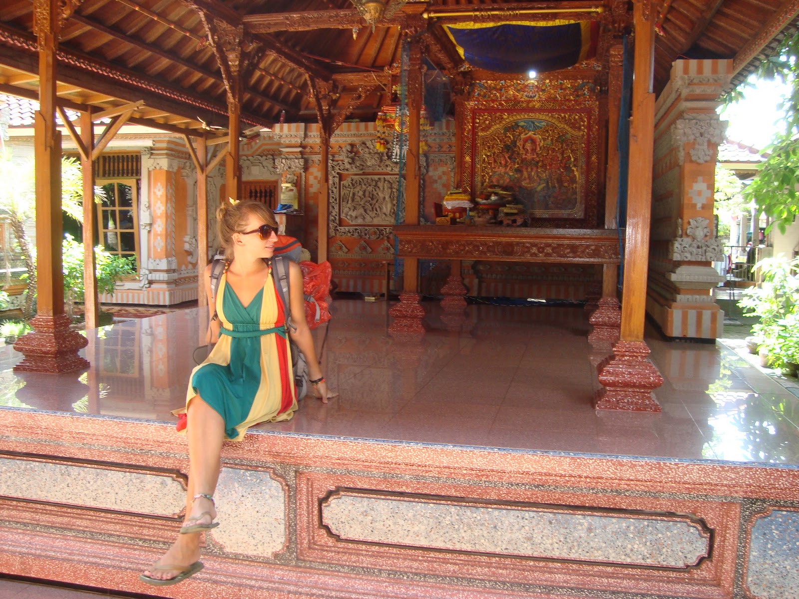 Winning in a dance contest in Kuta Bali | Magu Bee at World's End