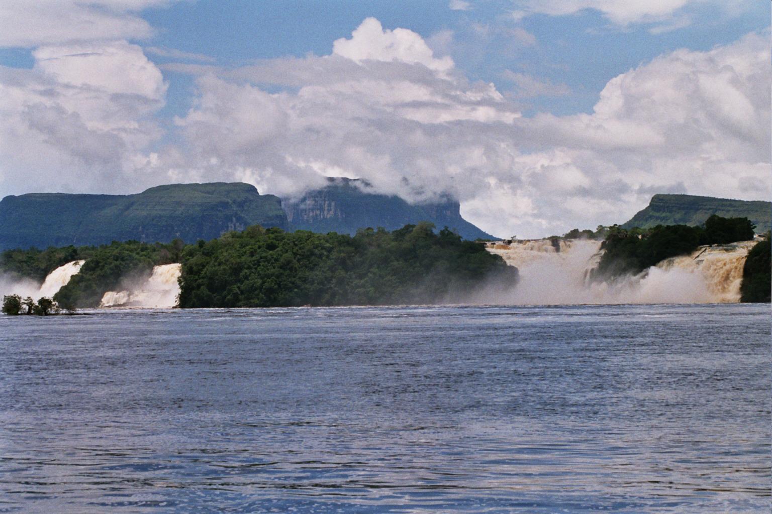 VENEZUELA ( Parque Nacional de Canaima ): Parque Nacional de Canaima ...