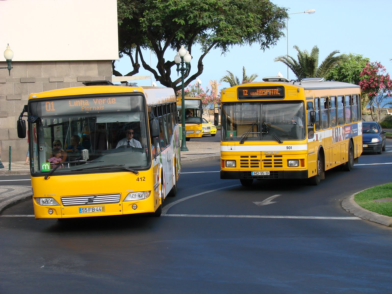 Buses from various cities in the world.: Triplas dos Horários do Funchal