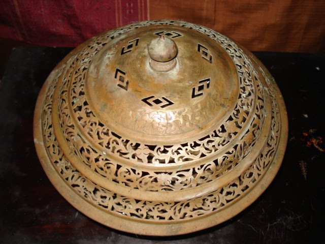 .: DULANG TEMBAGA TEBUK BERTUDUNG