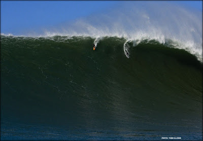 Freaque Waves: Surfing this 100 ft wave
