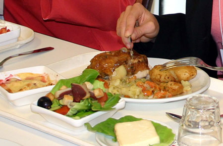 What's For School Lunch?: France School Lunch - Poultry and Potatoes