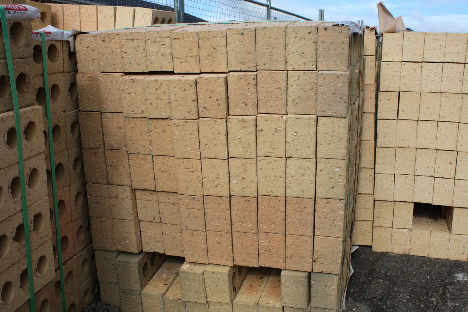 The Herlihy Riva 33: Bricks! And ducts