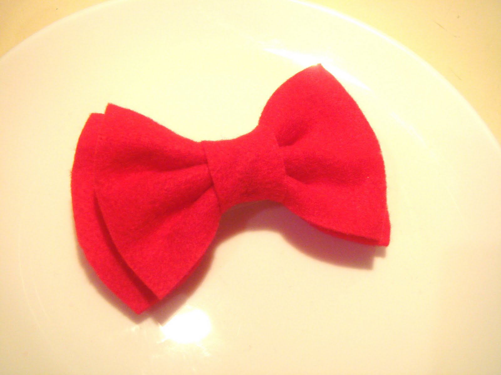 ♥ GuiltyBerry ♥: BOW DISHES ON PLATES