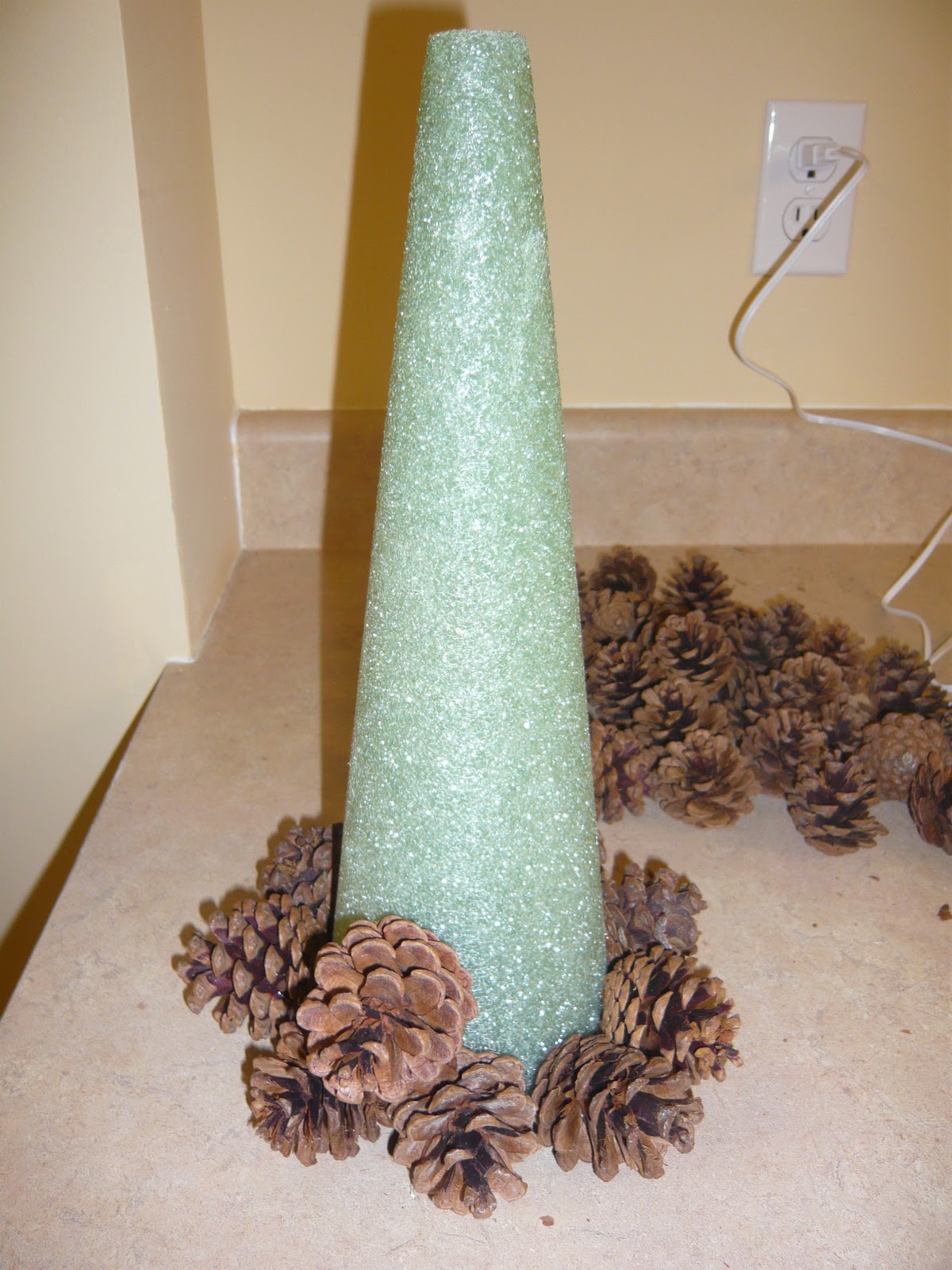 Designing Domesticity: Pinecone and Berry Tree - the tutorial