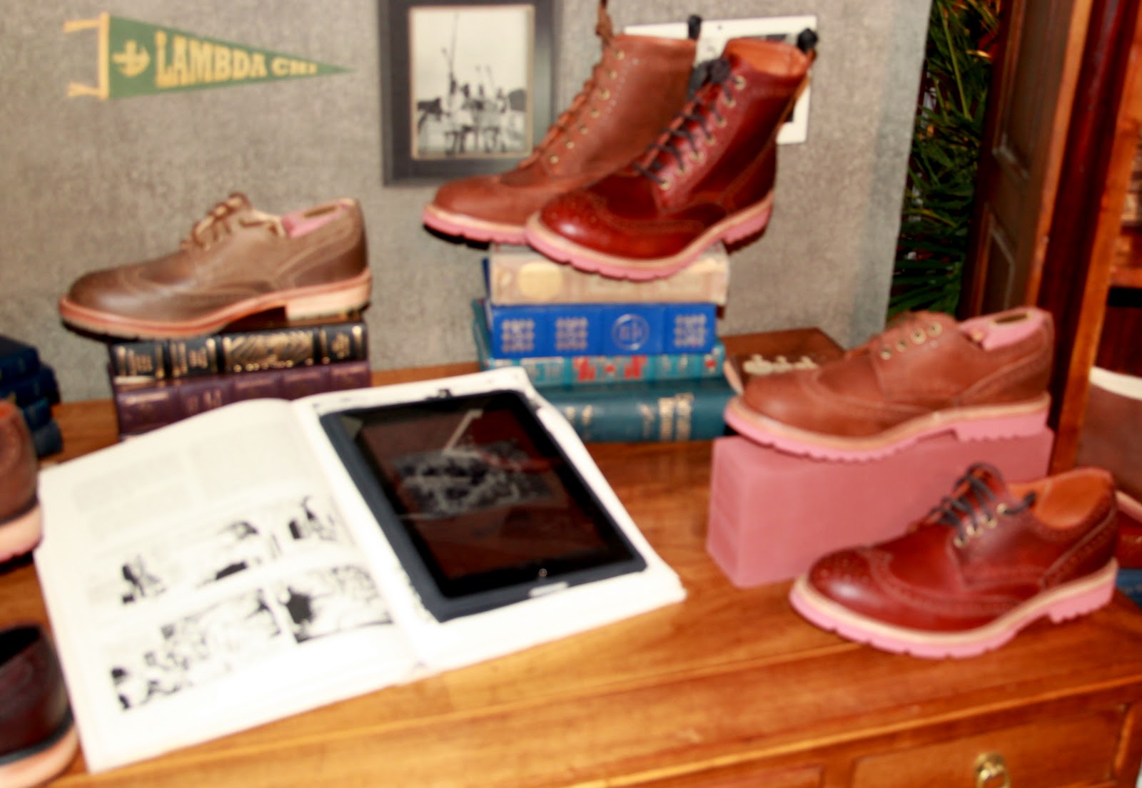 ENKNYC SNEAK PEAK ANDREW BUCKLER/VINTAGE & WALK-OVER SHOES Fall 2011