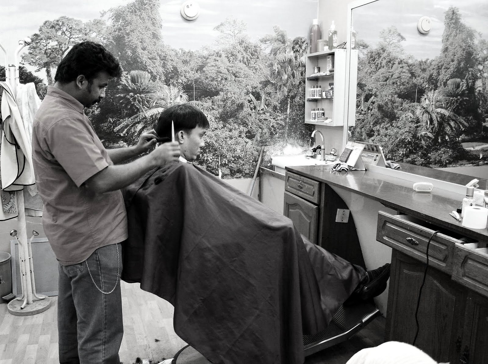 CAMERA NI CABRERA: " The Indian Barber Of Faisaliah"
