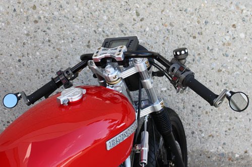 Cling on for dear life !!!: Joker Machines 1972 CB750