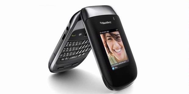 Blackberry Flip for Your Style | MOBILE PHONE Distro