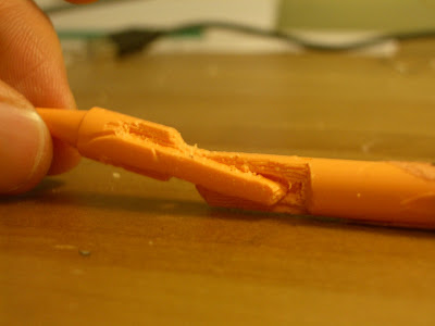 Mike is Bored: Carving a chain from a crayon first atempt