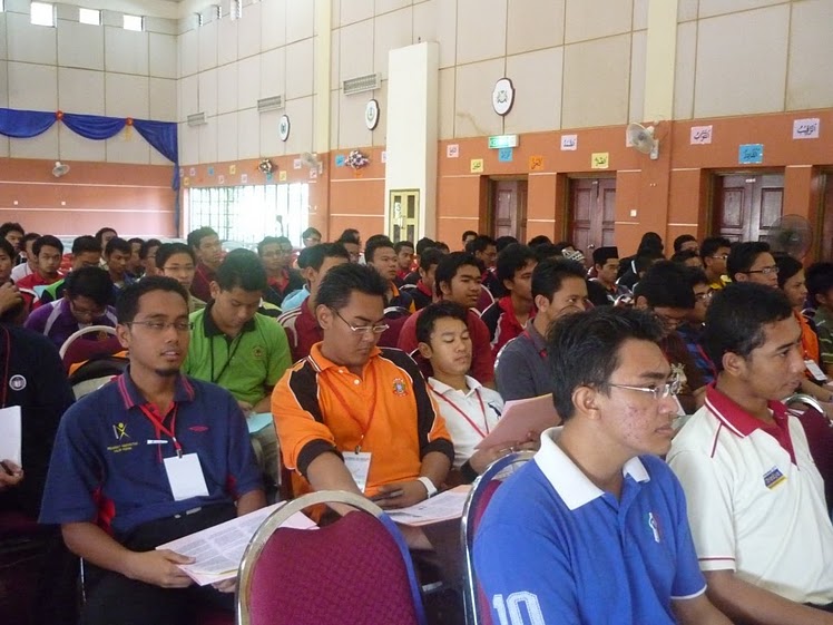 MY NAME IS SYAHID. A: PHOTOS....