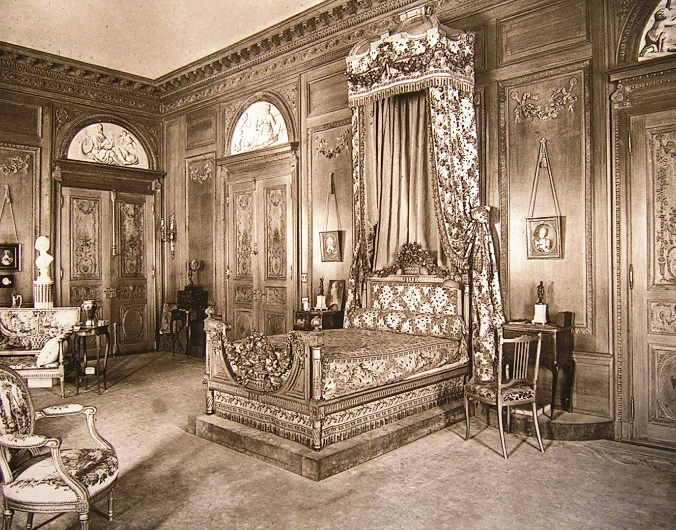 Mansions of the Gilded Age: Second Floor Master Bedroom The William A ...