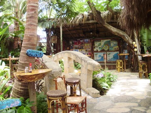 Jane's Bits: Guanabanas - fo fanas, fe fi fun tropical dining - Jupiter ...