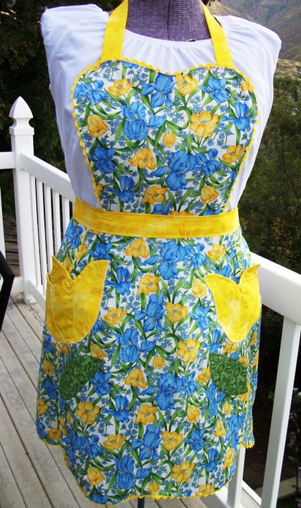 Cameo Kids Boutique: Darling Handmade Holiday Aprons - Mimi's Needle ...