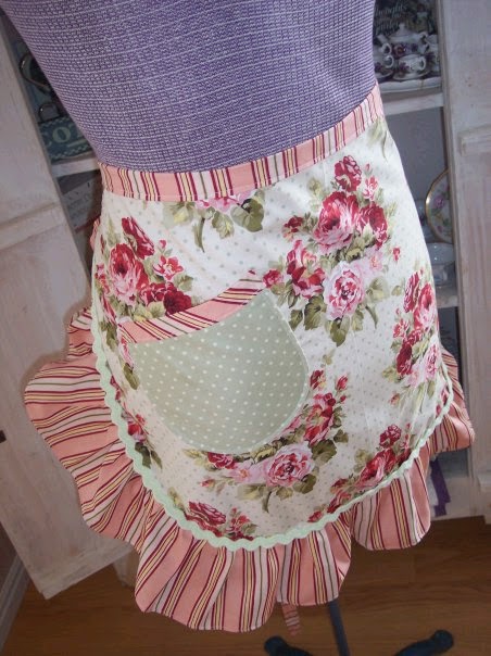 Cameo Kids Boutique: Darling Handmade Holiday Aprons - Mimi's Needle ...