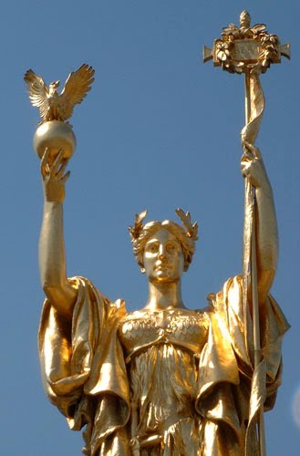 little augury: the gilded Minturn, as the century turned