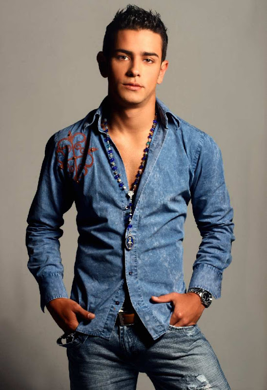 Man Central: Alexander Gil: From Theater To Television