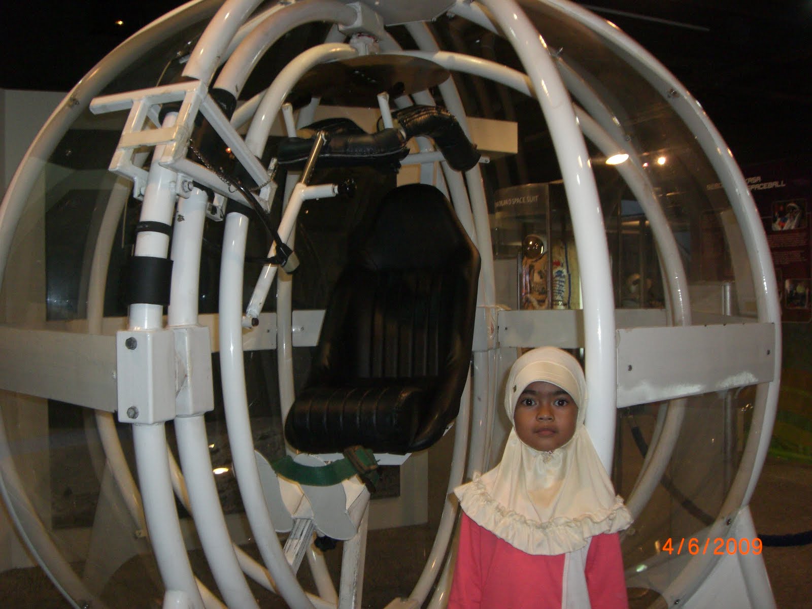Menambin + Minang: UNIVERSITY OF NOTTINGHAM MALAYSIA BRANCH AND PLANETARIUM