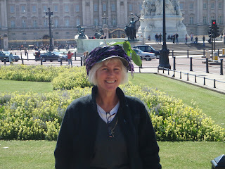 Molly Carlile: "They're changing guard at Buckingham Palace ...
