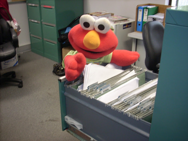 Elmo's World Trip!: Elmo goes to work with Delece