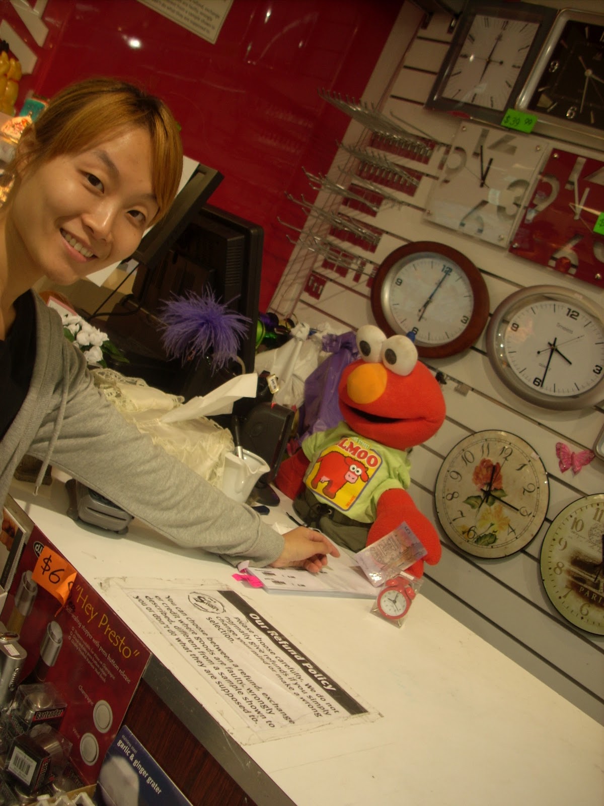 Elmo's World Trip!: Elmo goes go work with Kylie