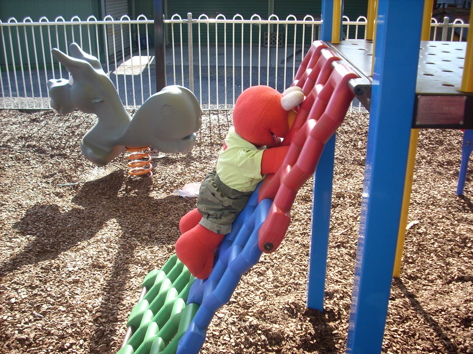 Elmo's World Trip!: Elmo goes on holidays in a caravan!