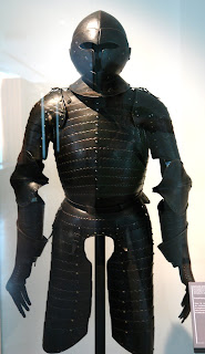 Could someone please explain these weird armours? -- myArmoury.com