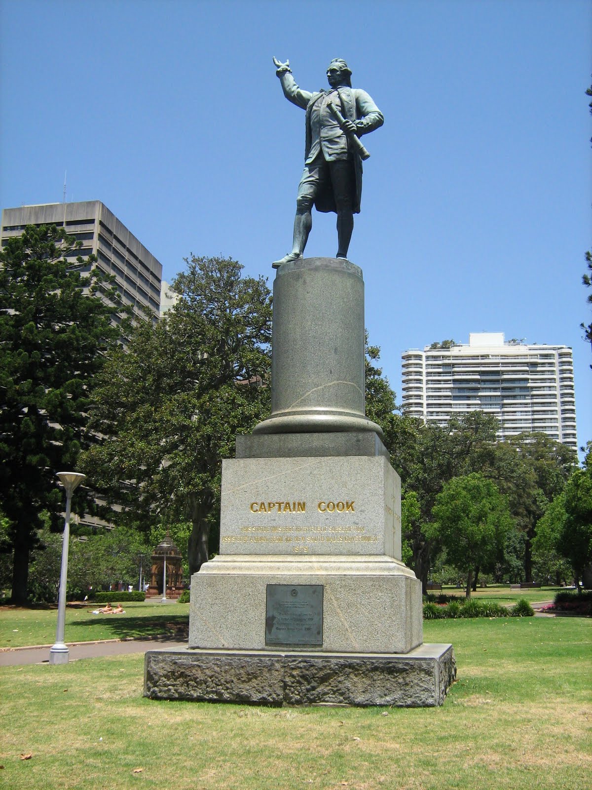 Sydney - City and Suburbs: Hyde Park, statue, Captain Cook Sydney - City and Suburbs: Hyde Park, statue, Captain Cook