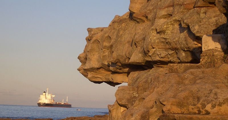 Sydney - City and Suburbs: Kurnell, cliffs and ship
