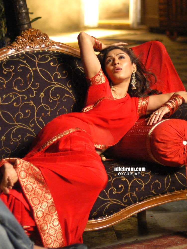Manjari Phadnis Hot Saree