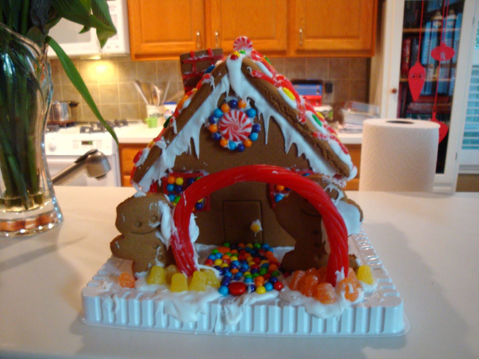 penguinstamper: The Official Gingerbread House Decorating Contest!