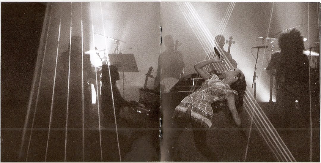 Encarte: Beyoncé - I Am...Yours: An Intimate Performance At Wynn Las ...