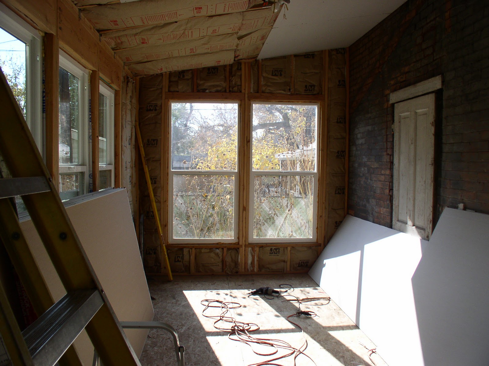 Wallmarks: Design: Backroom Progress - Interior Work Begins...