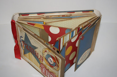 CELEBRATING ORDINARY MOMENTS: Zippidee Gatefold Paper Bag Mini Album