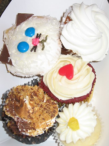 Catsparella: Cat Cupcake Tuesdays
