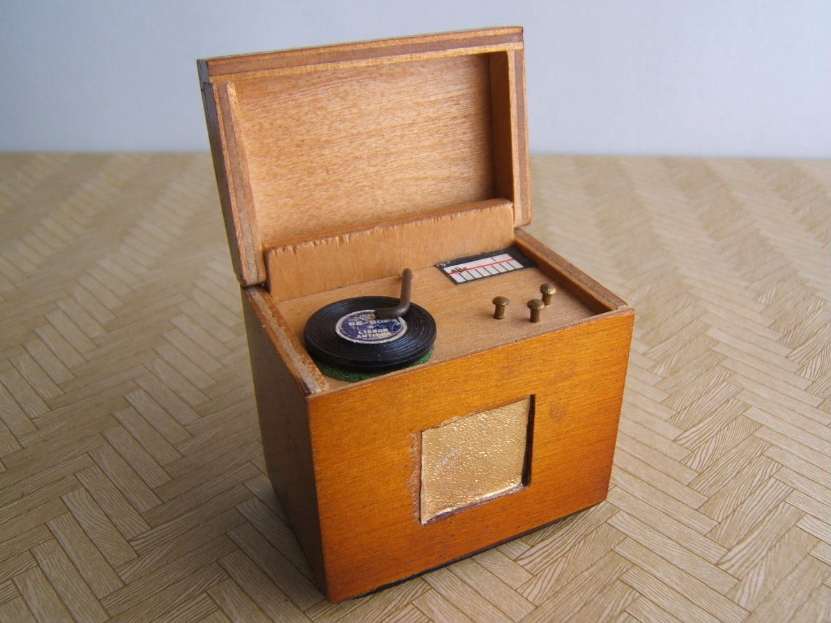 It's a small world: Barton radiograms - 1950s