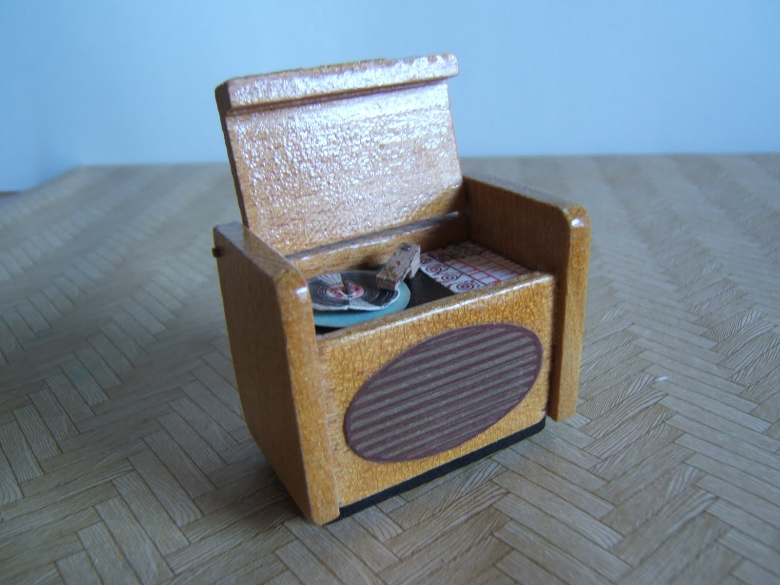 It's a small world: Dol-toi Radiograms in Standard Natural finish 1960s