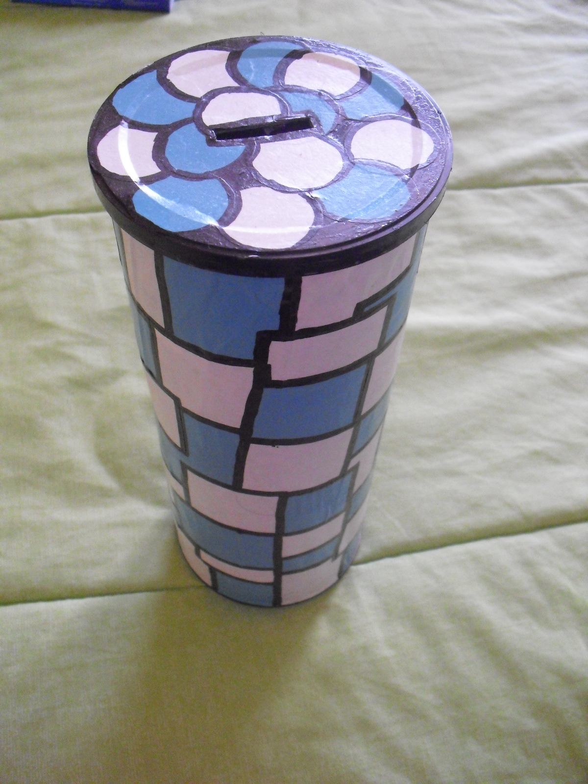 Ximita la Arañita: Alcancia Reciclada