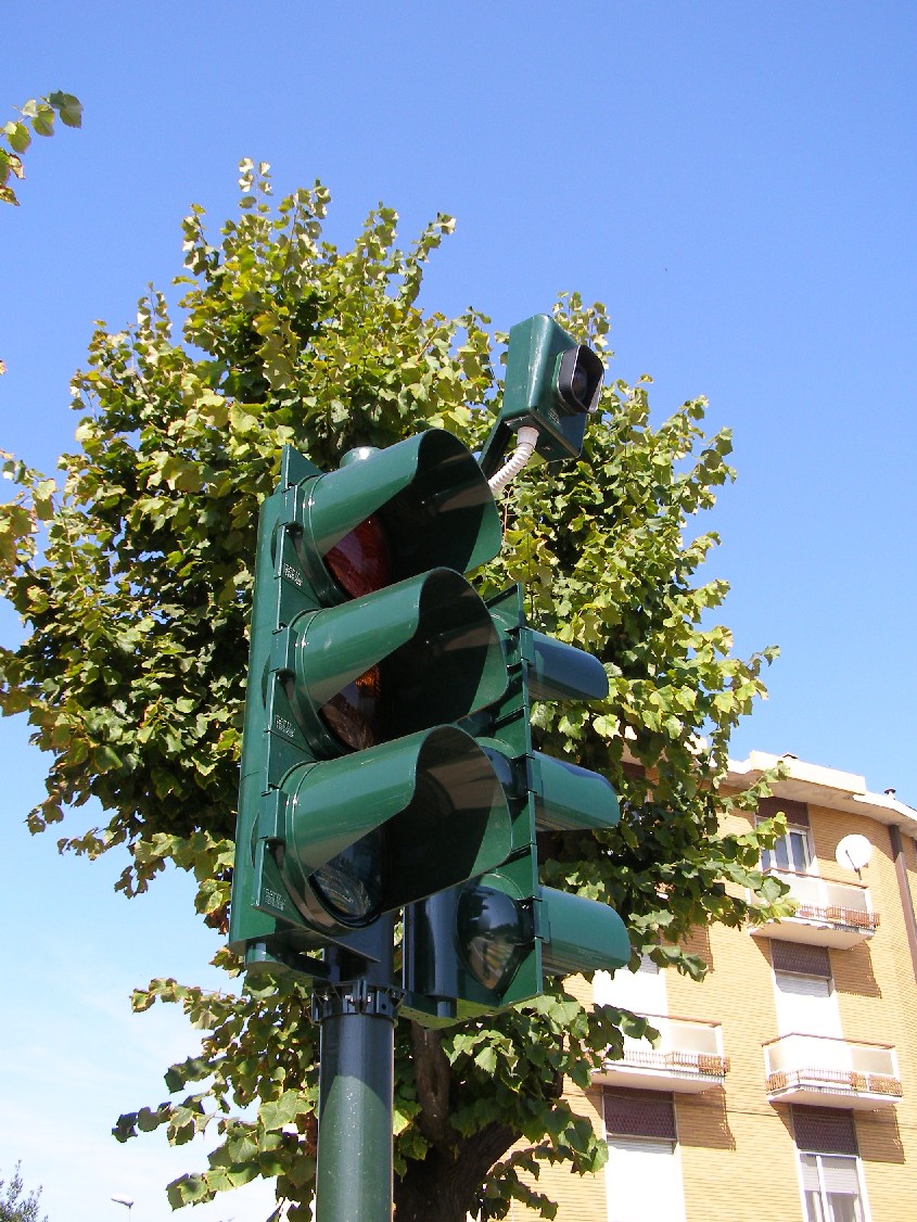 Semaforo intelligente all'ingresso del Parco ~ Civica per Collegno