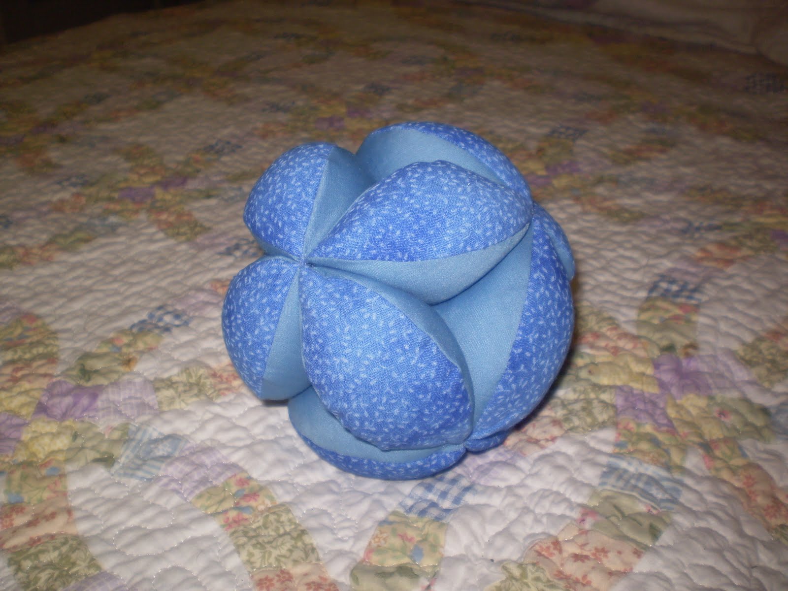 Finding My Way: Fabric Balls - Craft Tutorial