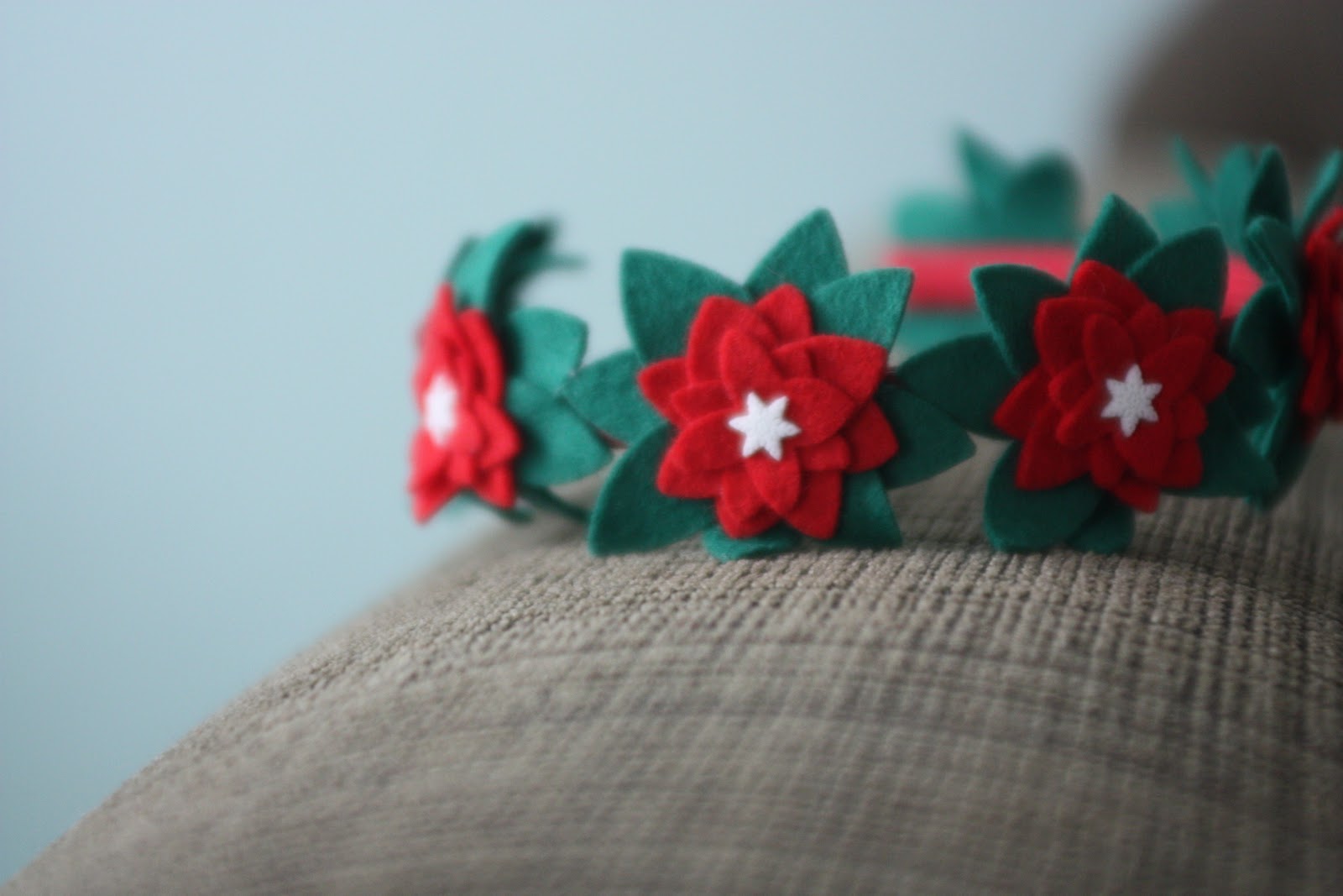 Livvy Loo Who: Poinsettia headband tutorial