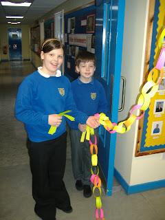 Me and my school: World's longest paper chain?