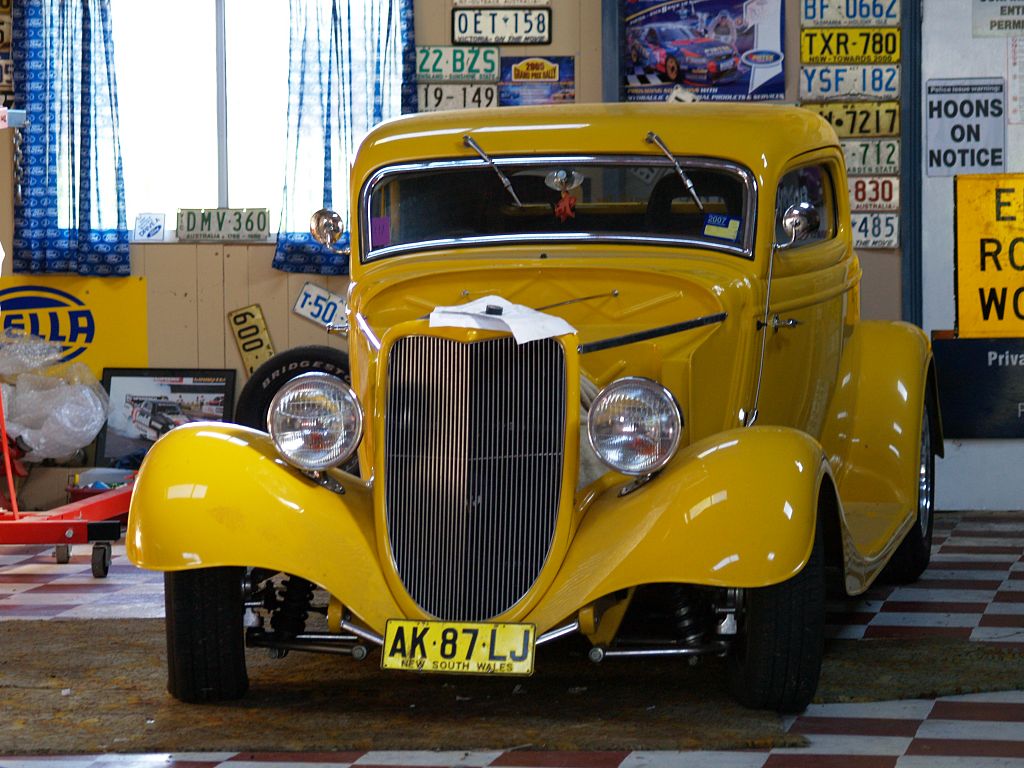 Hot Rod: HOT ROD Tuning Autos