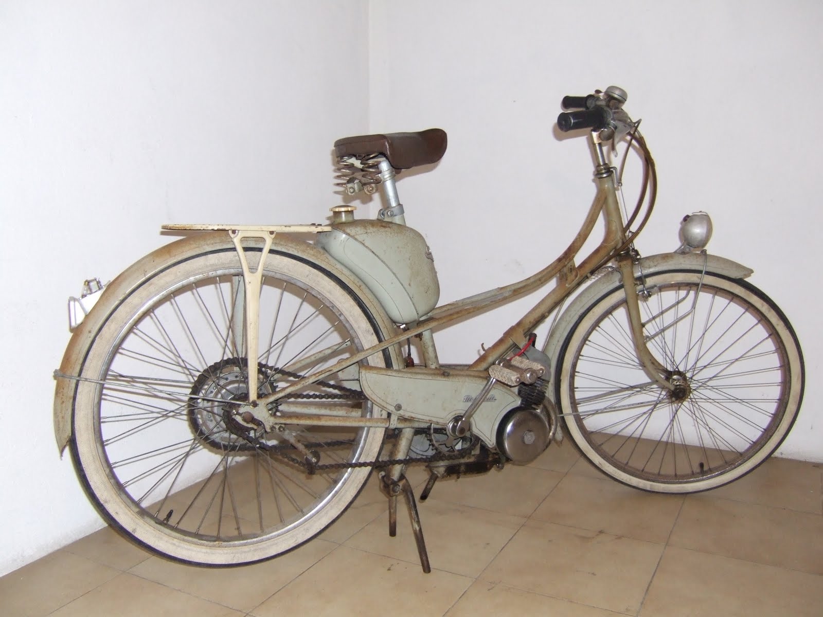 OS SILVAS: Mobylette