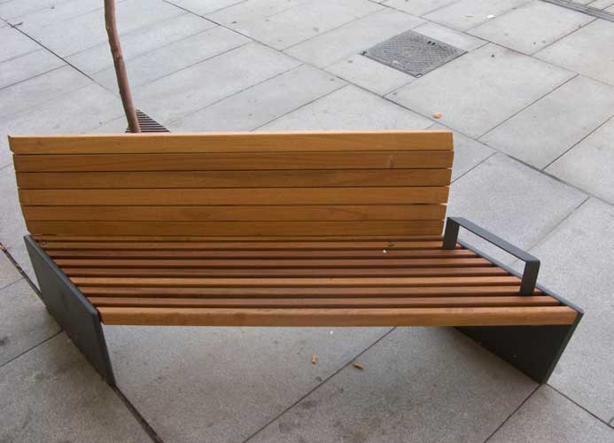 La forma y el fondo: Bancos para no sentarse.