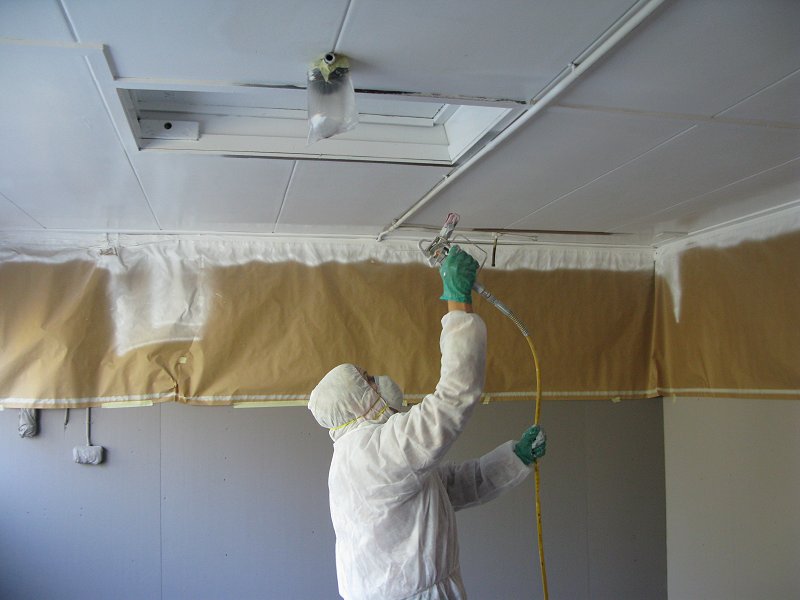 Kim in Drenthe: Verf spuiten, handig of niet?