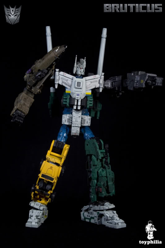 mundo transformer: Custom Bruticus.